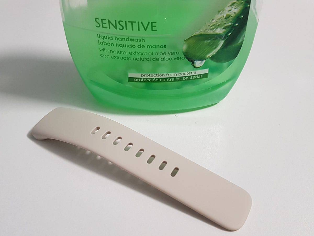 How to Clean a Silicone Watch Band: All You Need to Know | Durability ...